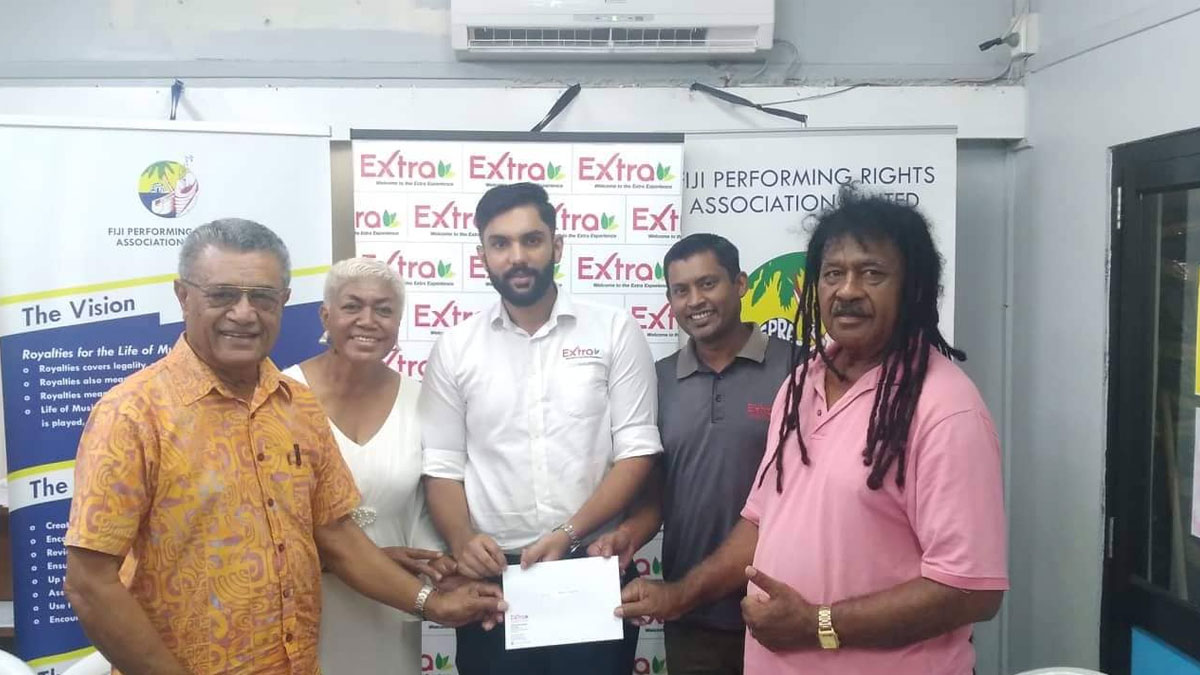 FIPRA receives $5,000 from Extra Supermarket for the 2022 Awards