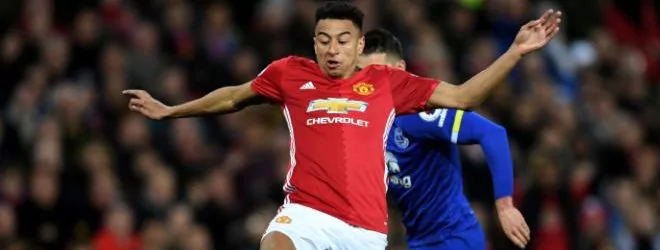Lingard signs a new contract with Manchester United