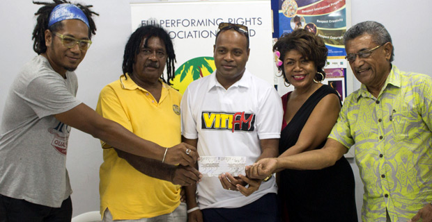Communications Fiji Limited presents $5,000 in sponsorship to Fiji ...