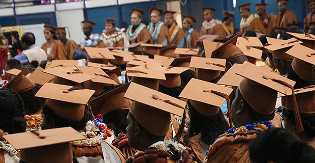 Record number of students graduate from USP