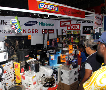 Crowds of people turn up at Fiji Showcase on its last day