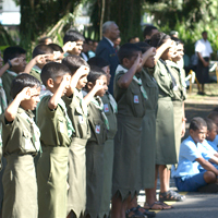 Hundreds bid farewell to former President