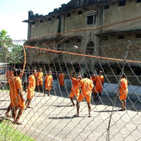 15 inmates graduate